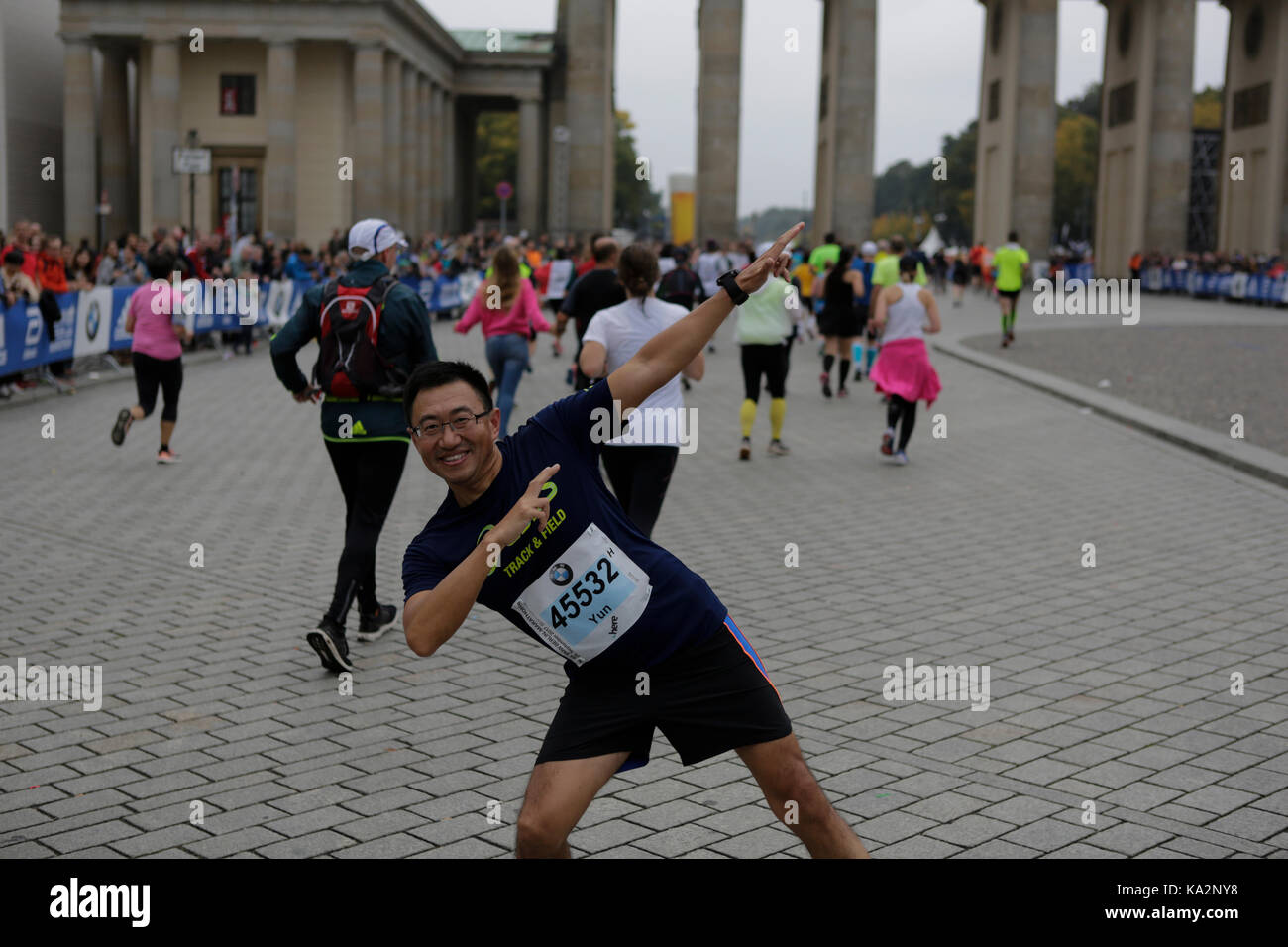 Berlin, Germany. 24th September 2017. A runner poses in front of the ...