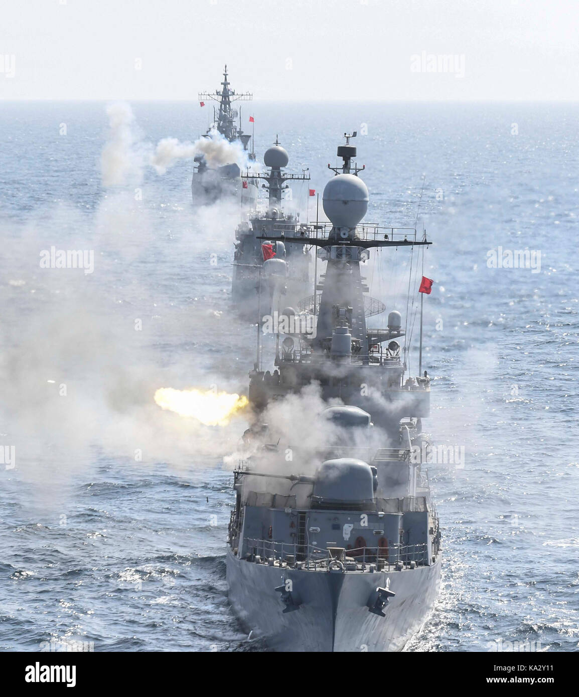 25th Sep, 2017. Navy conducts live-fire drill in East Sea This photo ...