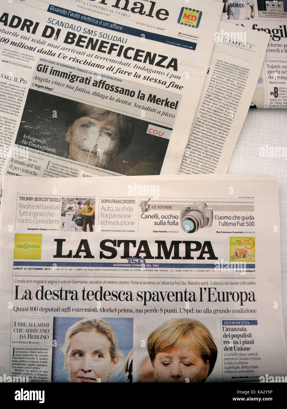 Italian newspapers hi-res stock photography and images - Alamy