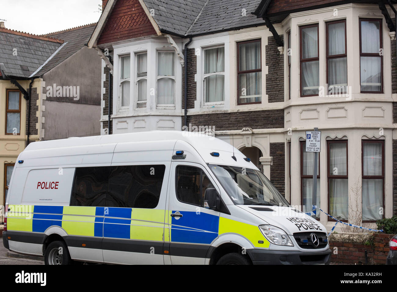 Cardiff, Wales, UK. 25th Sep, 2017. A police van outside a house in ...