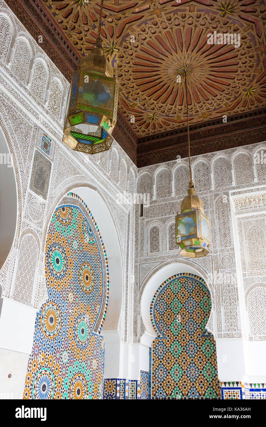 Al Quaraouiyine (or al-Qarawiyyin) Mosque and university in Fes ...