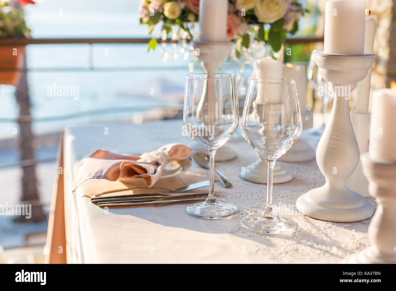 table decorated with flowers Stock Photo - Alamy