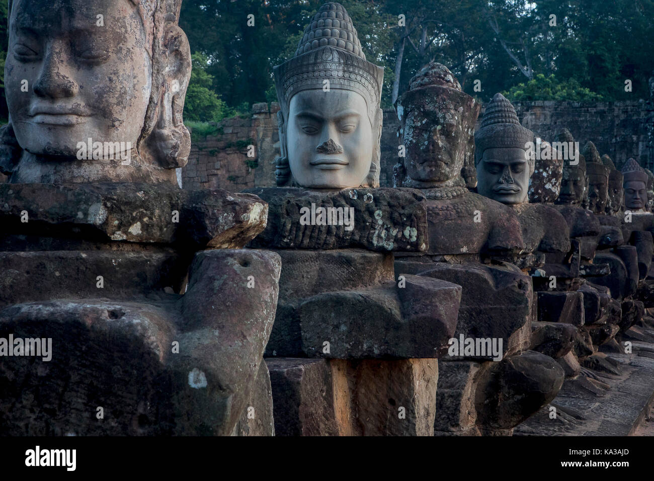 Statues without heads hi-res stock photography and images - Alamy
