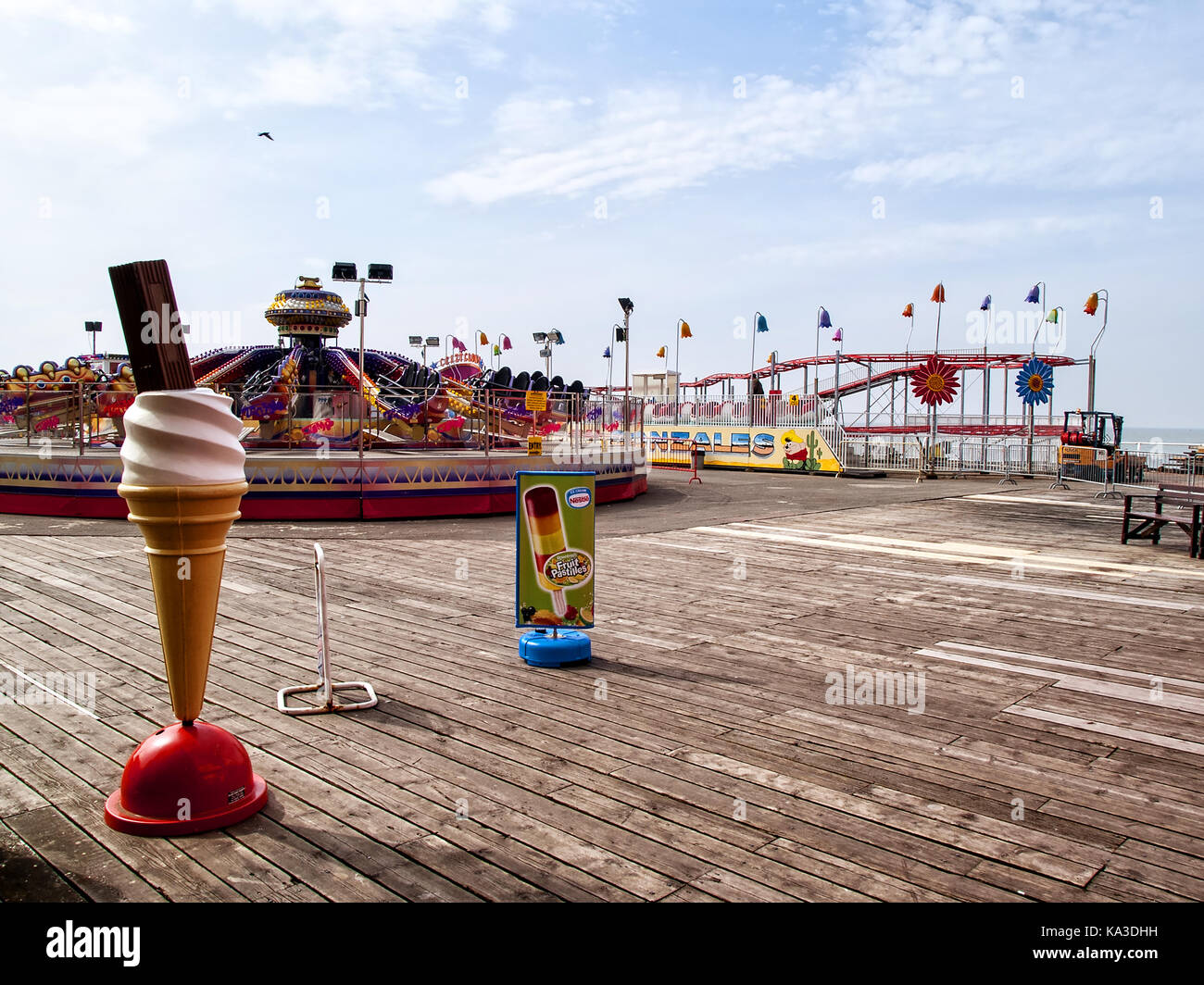 Funfair - Clacton Pier, Clacton, Essex, England, UK Stock Photo - Alamy