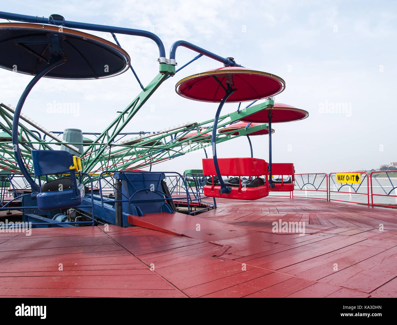 Funfair - Clacton Pier, Clacton, Essex, England, UK Stock Photo - Alamy