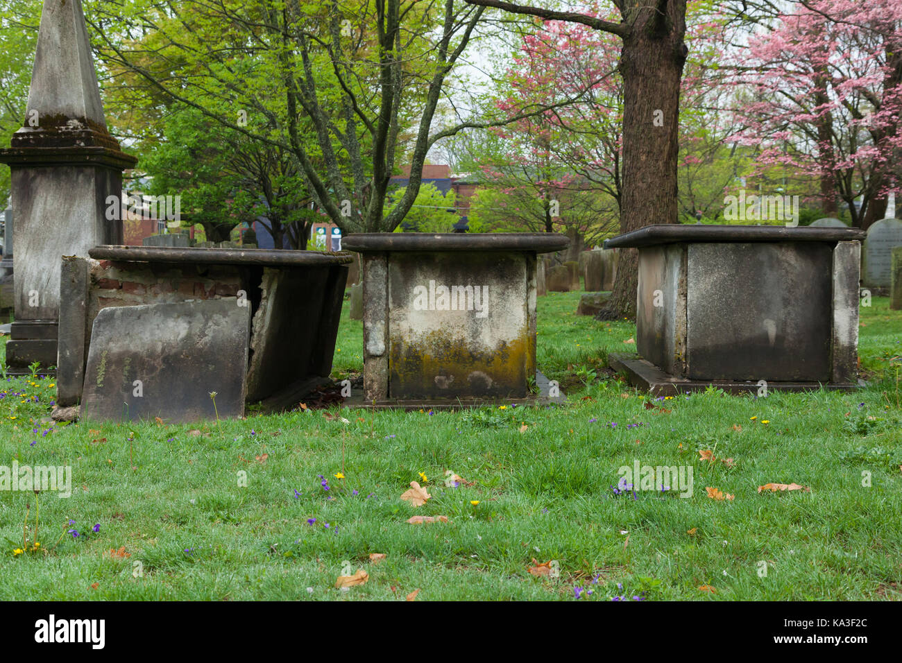 Above ground crypt crypts hi-res stock photography and images - Alamy