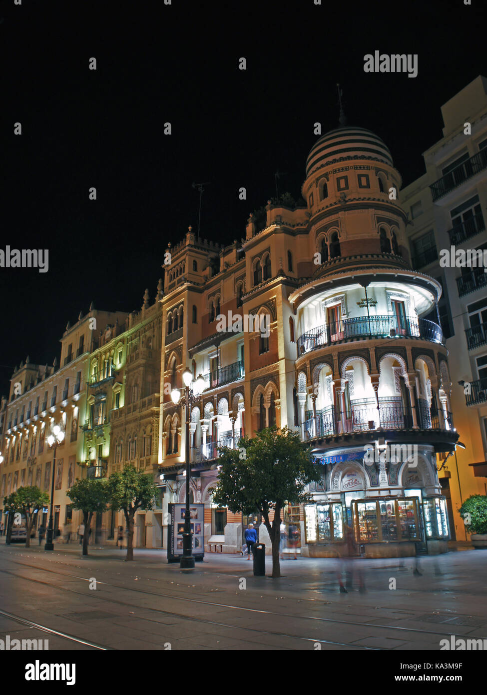 Night walk next to the Adriatica building (Edificio de la Adri tica) on the Avenida de la ...