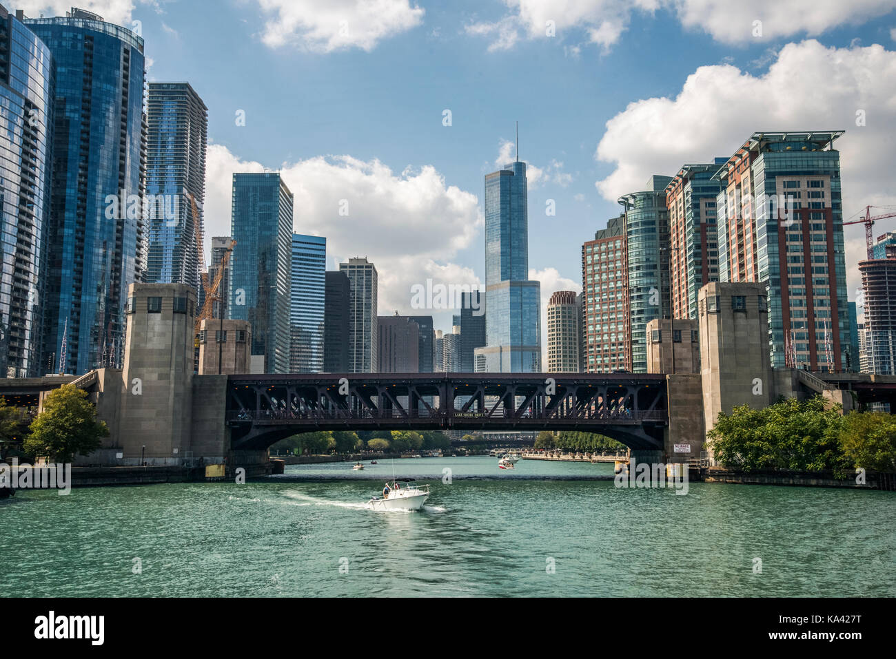 Chicago scenic with the Chicago River, high-rise buildings and Trump ...