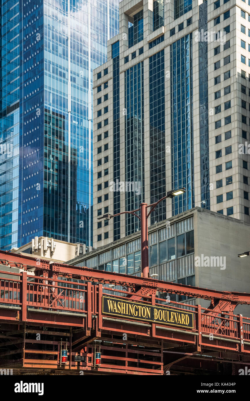 Chicago's famed bridges and city scape over the Chicago river Stock ...