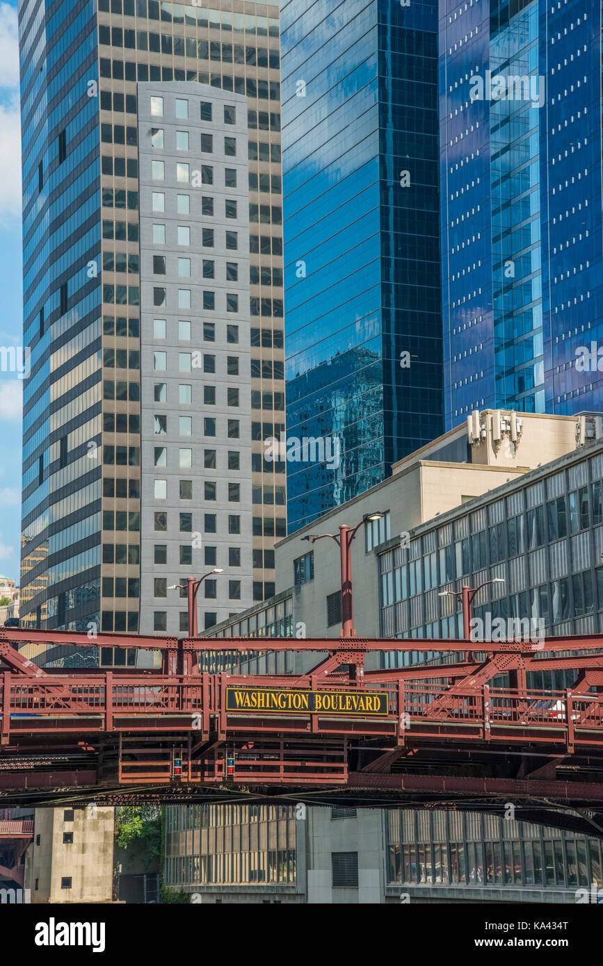 Chicago's famed bridges and city scape over the Chicago river Stock ...