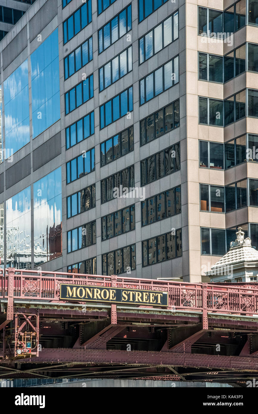 Chicago's famed bridges and city scape over the Chicago river Stock ...