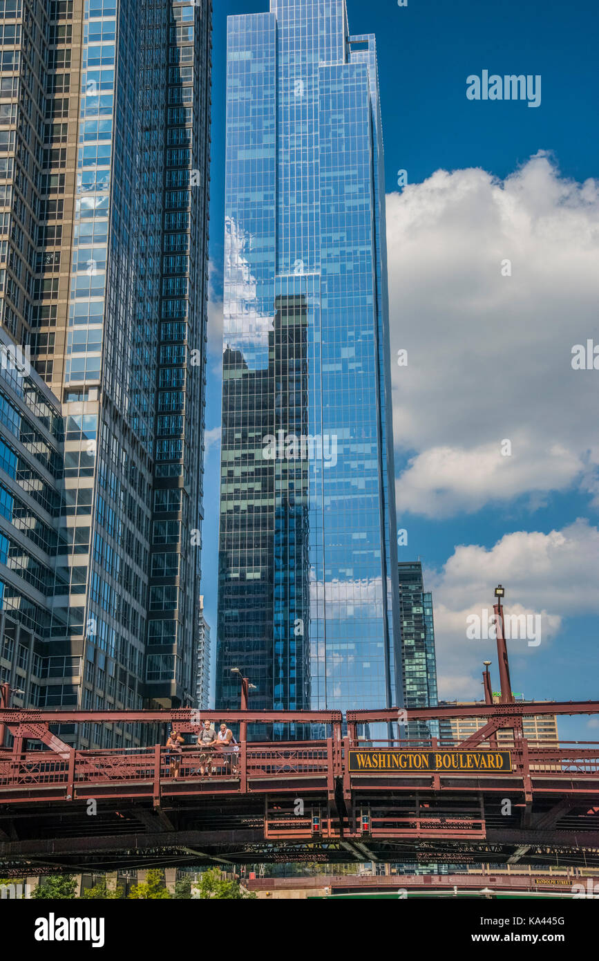 Chicago's famed bridges and city scape over the Chicago river Stock ...