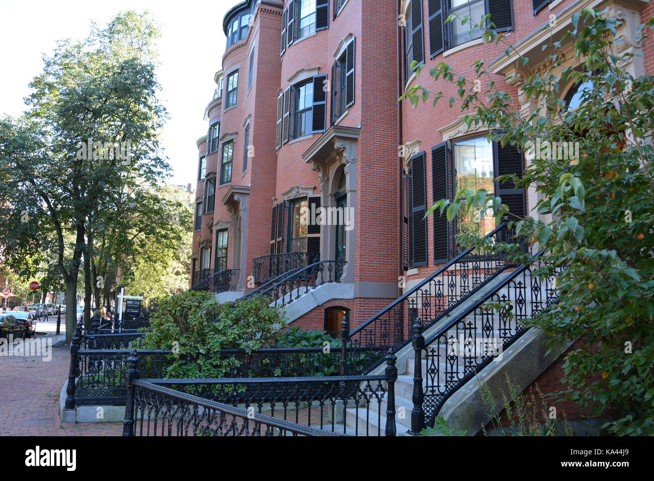 Brick Federal and Victorian Bow fronted Row Houses and historic hotels ...