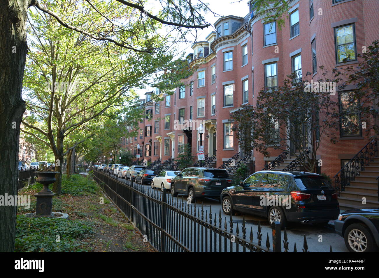 Brick Federal and Victorian Bow fronted Row Houses and historic hotels ...