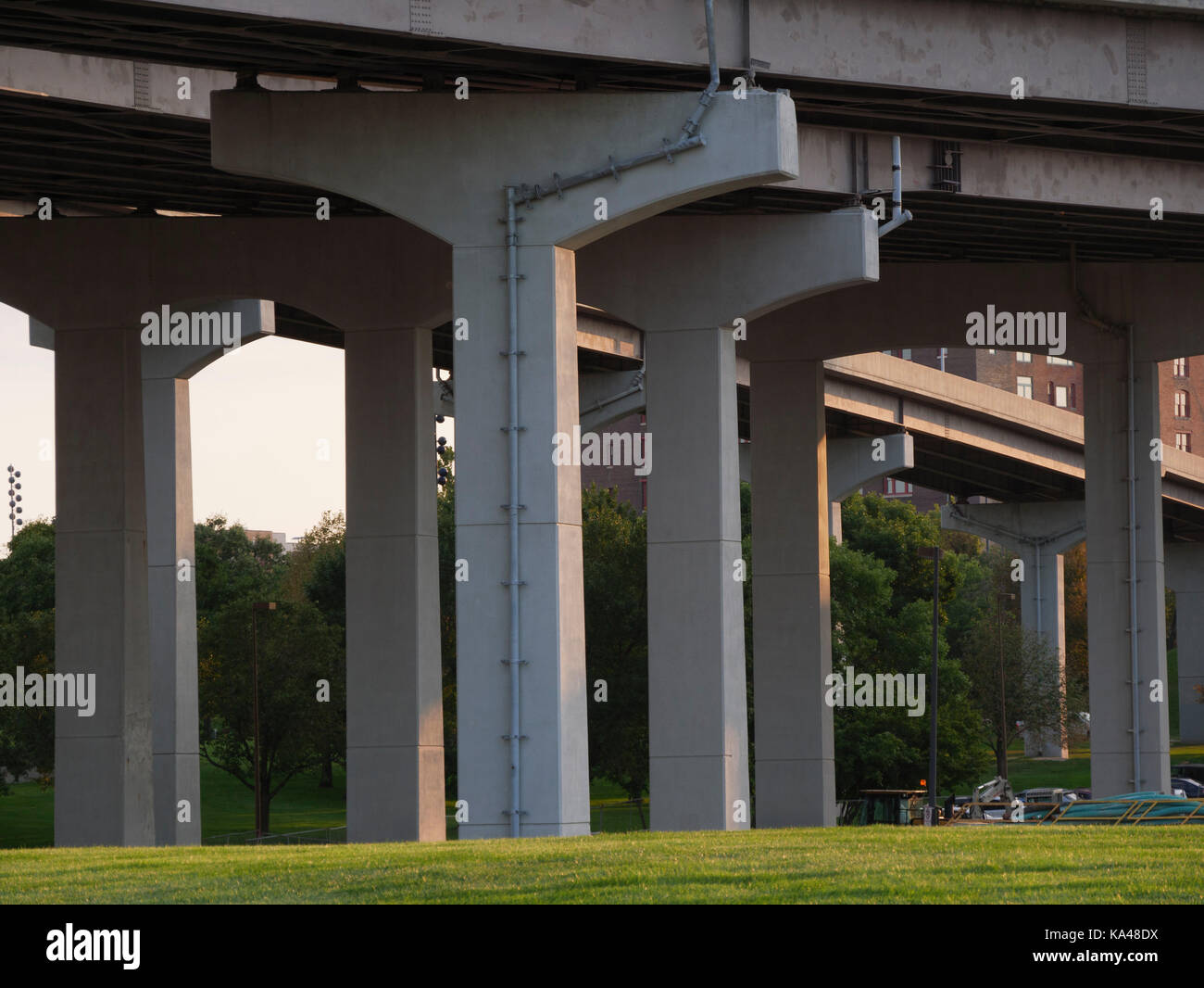 Concrete columns support structure hi-res stock photography and images ...