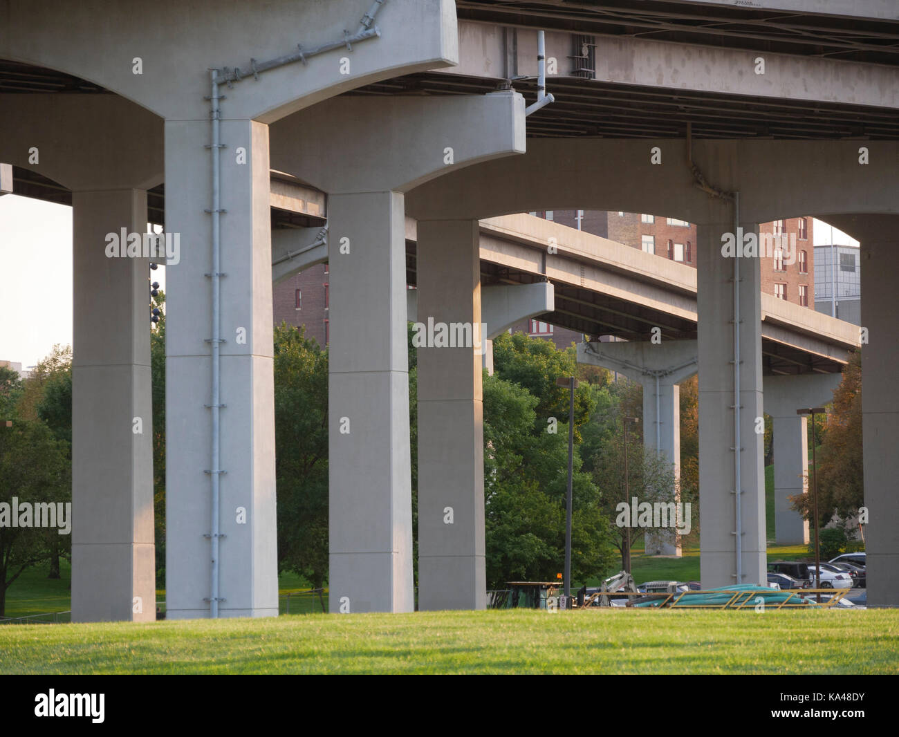 Concrete columns support structure hi-res stock photography and images ...