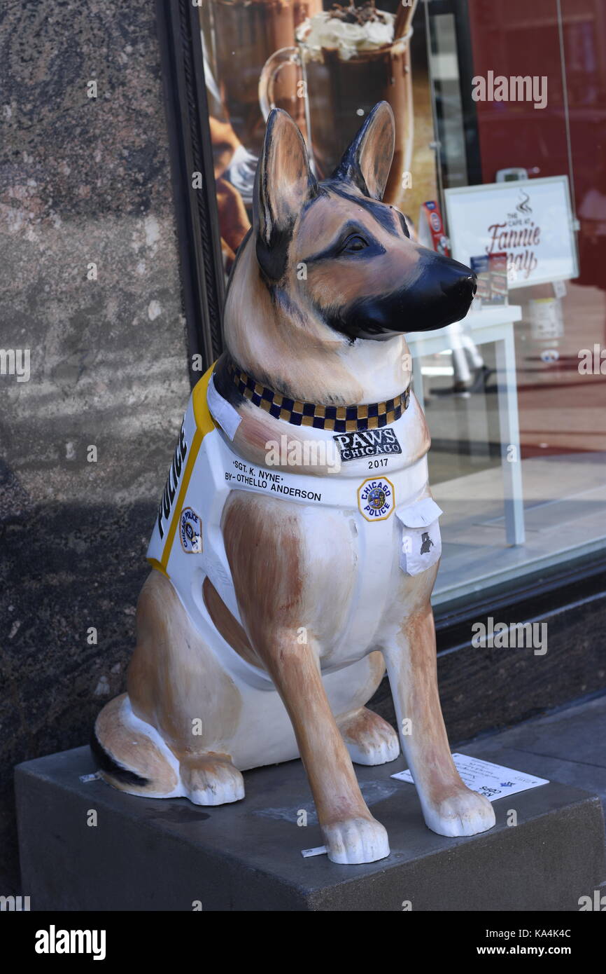 Police dog statue hi-res stock photography and images - Alamy