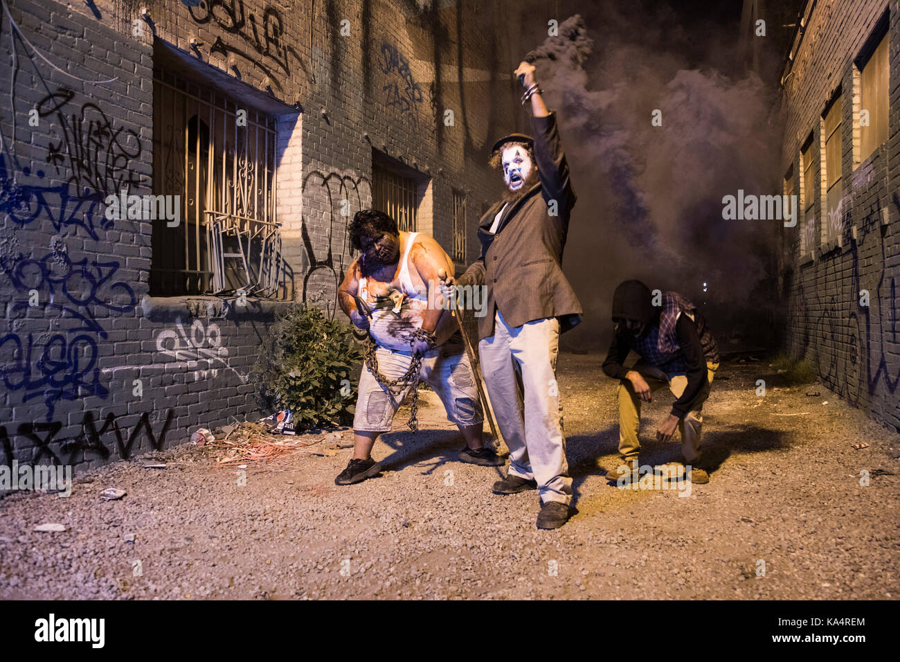 Horror scene in an alley, Downtown Los Angeles Street Happening, Los ...