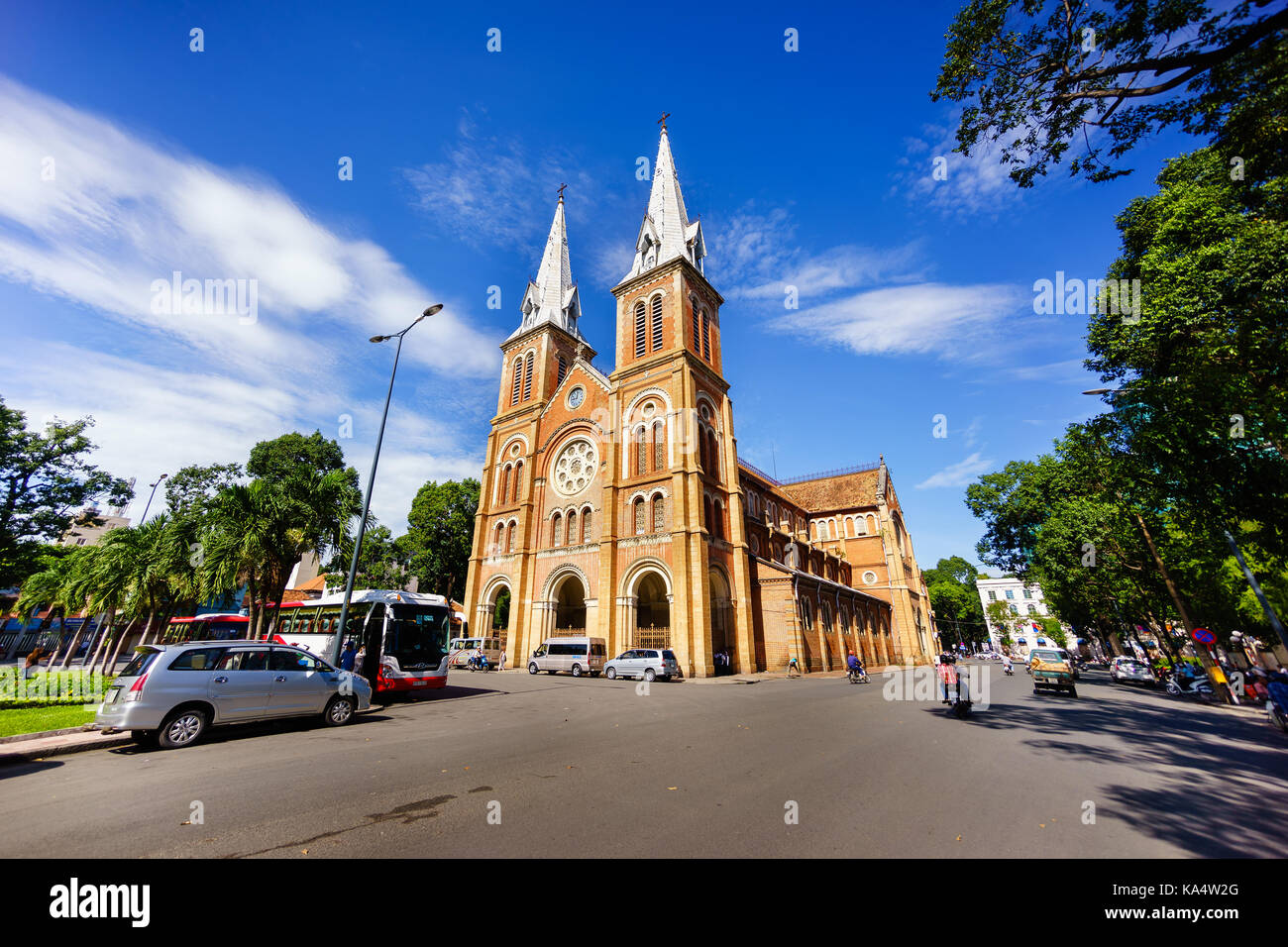 Vietnamese art and architecture hi-res stock photography and images - Alamy