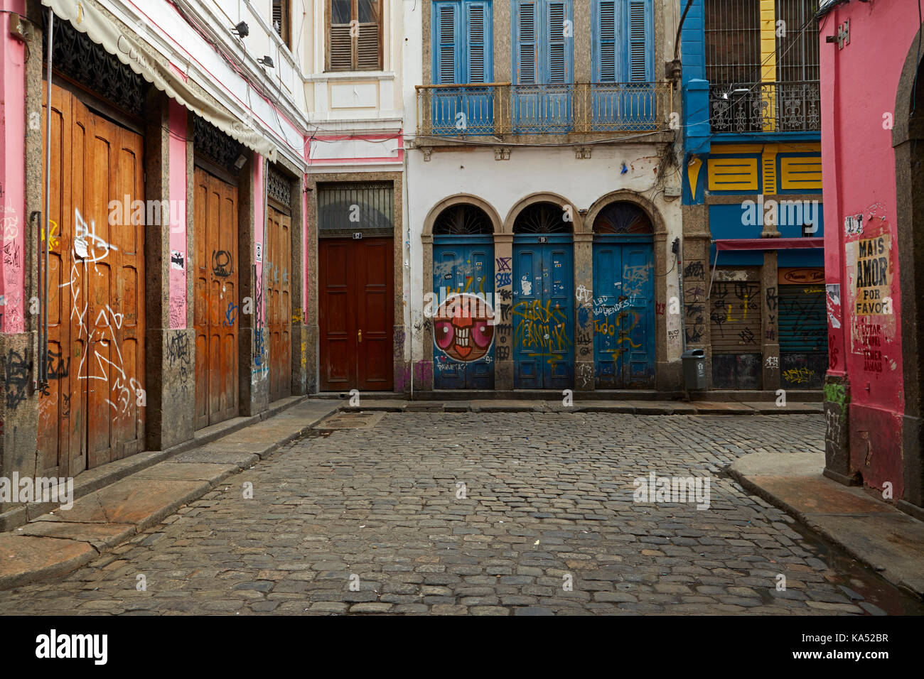 Old buildings on historic Travessa do Comércio, Centro, Rio de Janeiro ...