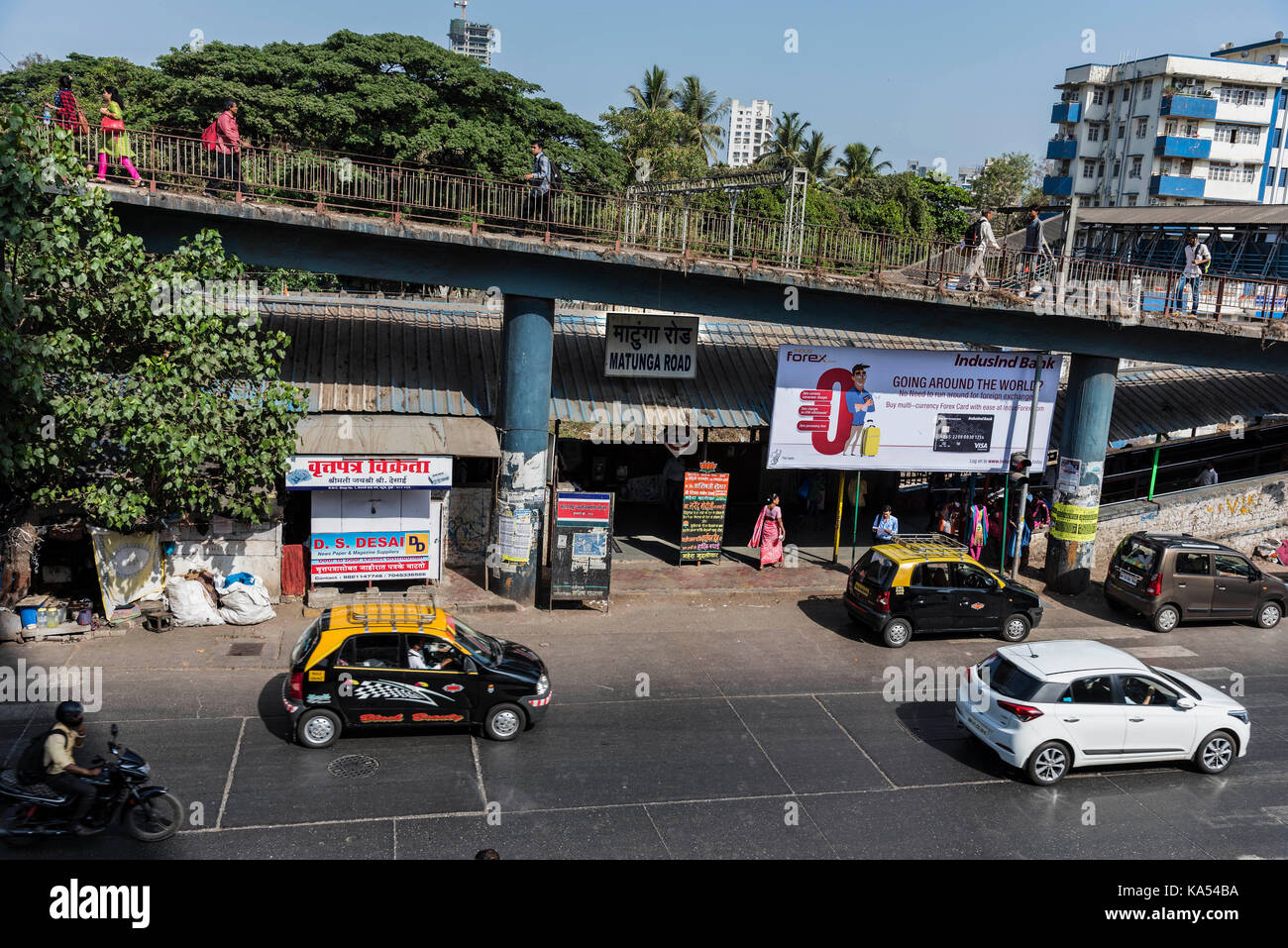 Matunga station hi-res stock photography and images - Alamy