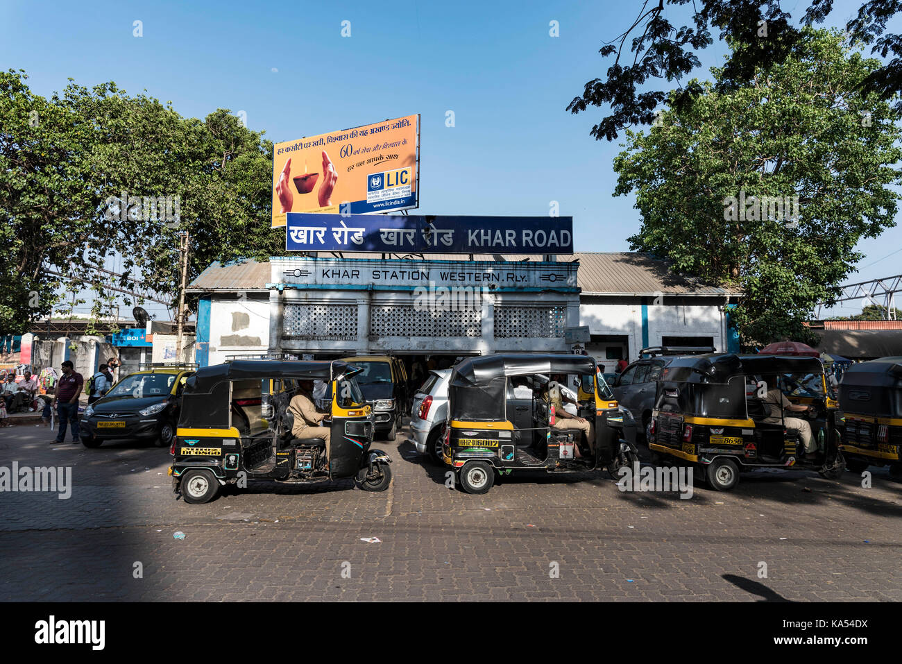 Khar Road High Resolution Stock Photography and Images - Alamy
