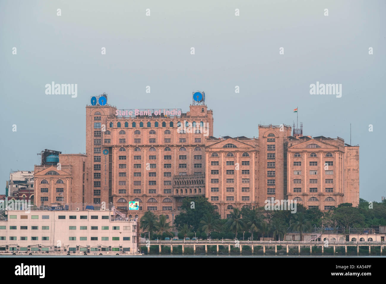 State bank of india kolkata hi-res stock photography and images - Alamy