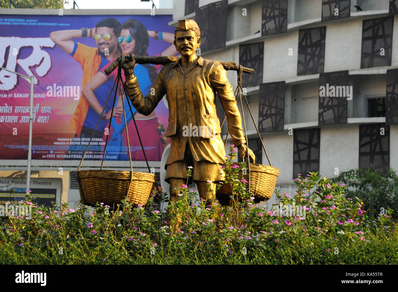 Farmer Statue High Resolution Stock Photography and Images - Alamy