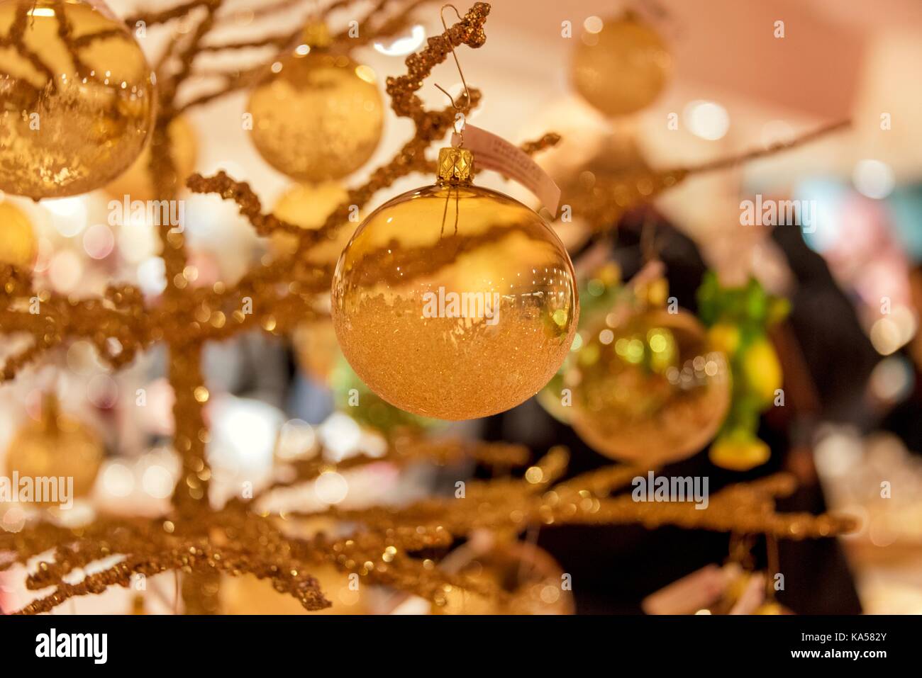 Christmas celebrations with decoration and lighting. beautiful ...