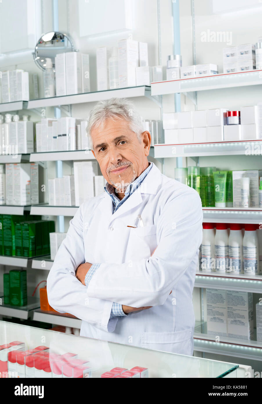 Professional health pharmacist hi-res stock photography and images - Alamy