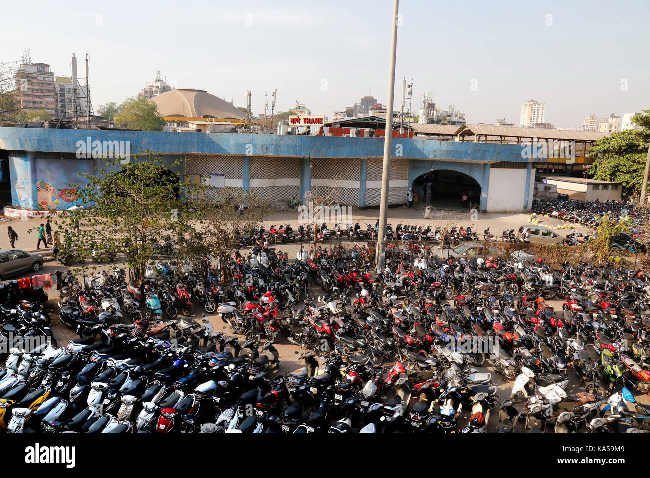 thane railway station, mumbai, maharashtra, India, Asia Stock Photo - Alamy