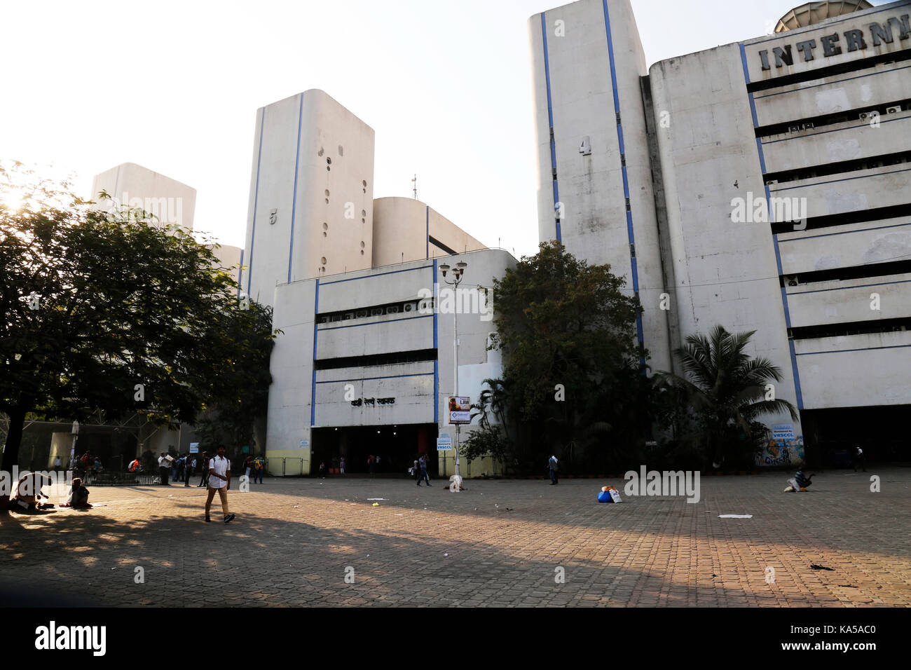 Vashi station hi-res stock photography and images - Alamy