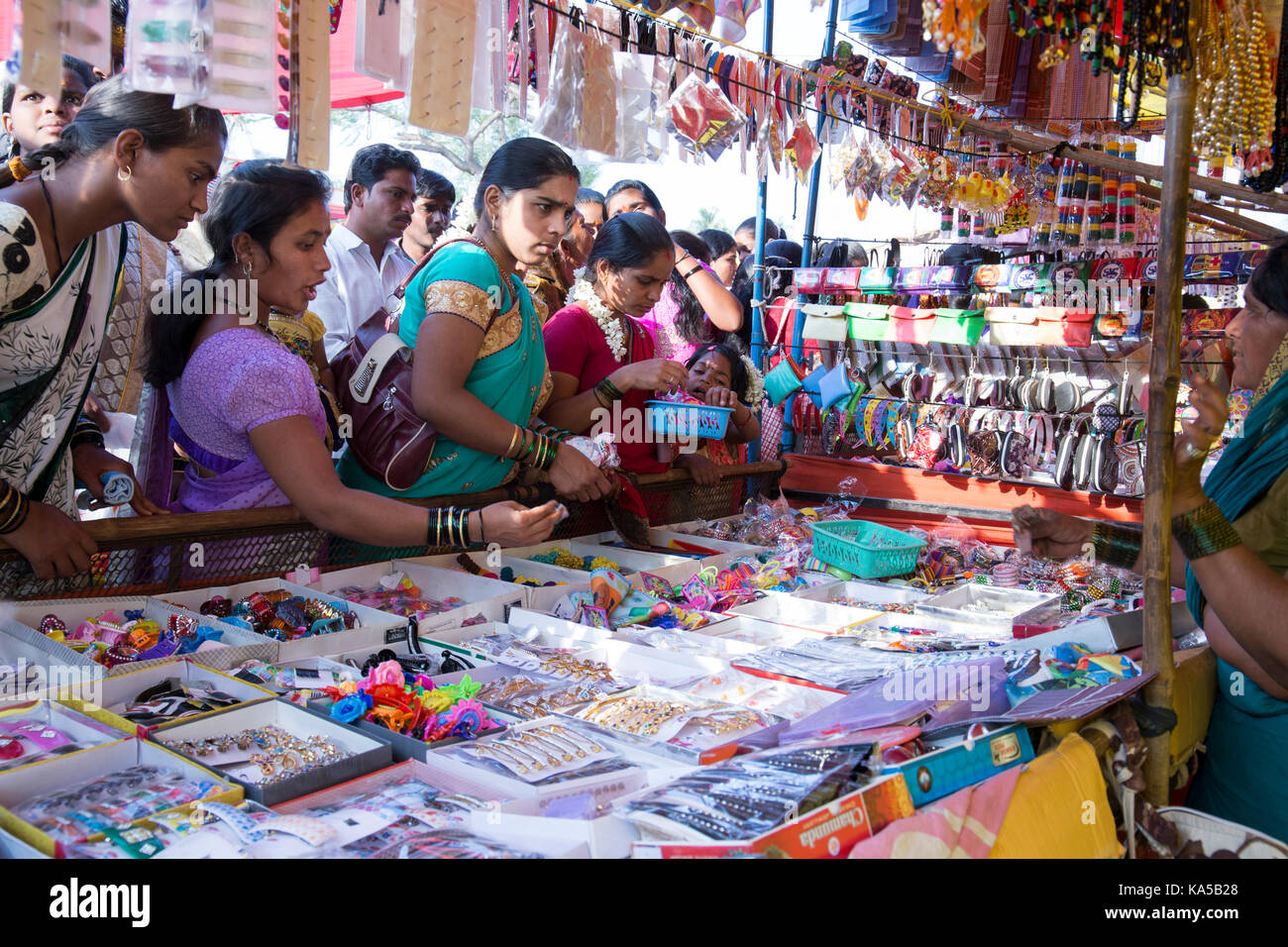 shop shri Yellamma Devi festival fair, sangli, maharashtra, India, Asia ... shop shri Yellamma Devi festival fair, sangli, maharashtra, India, Asia ...