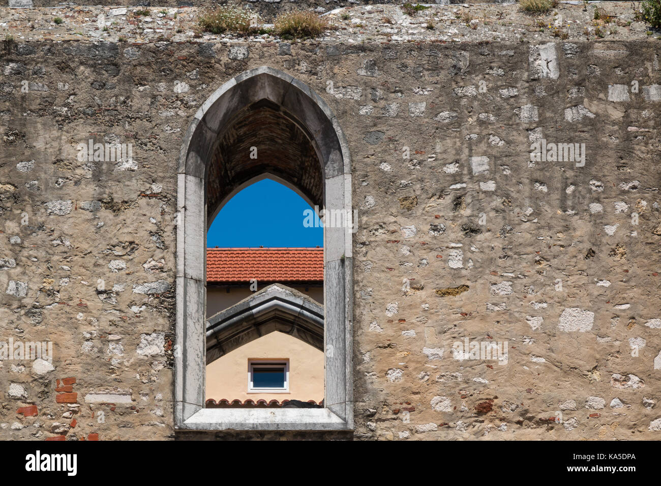 Arc window hi-res stock photography and images - Alamy