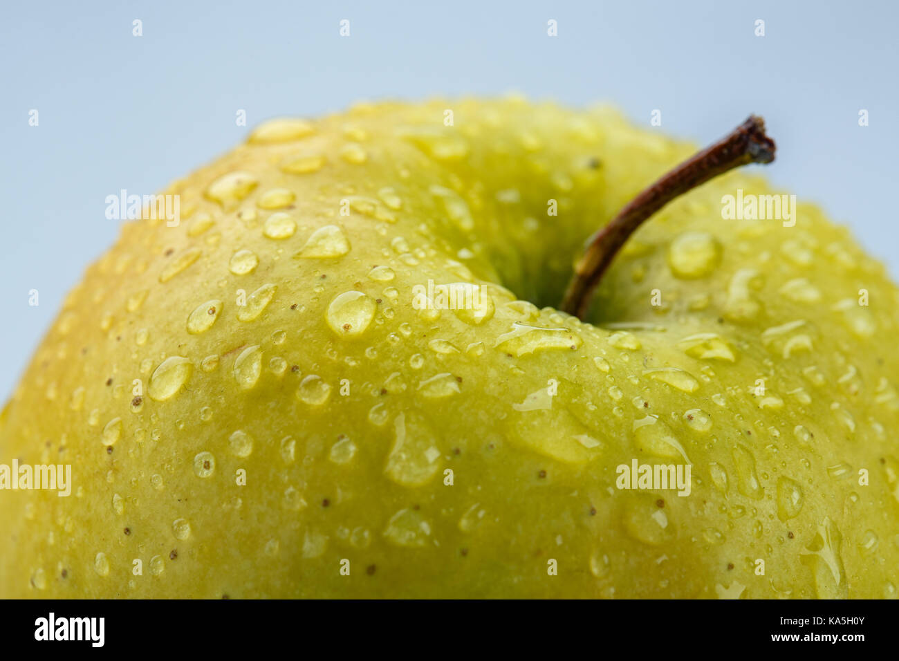 Apple green and yellow hi-res stock photography and images - Alamy