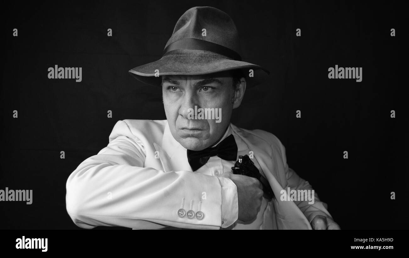 Film noir gangster Black and White Stock Photos & Images - Alamy