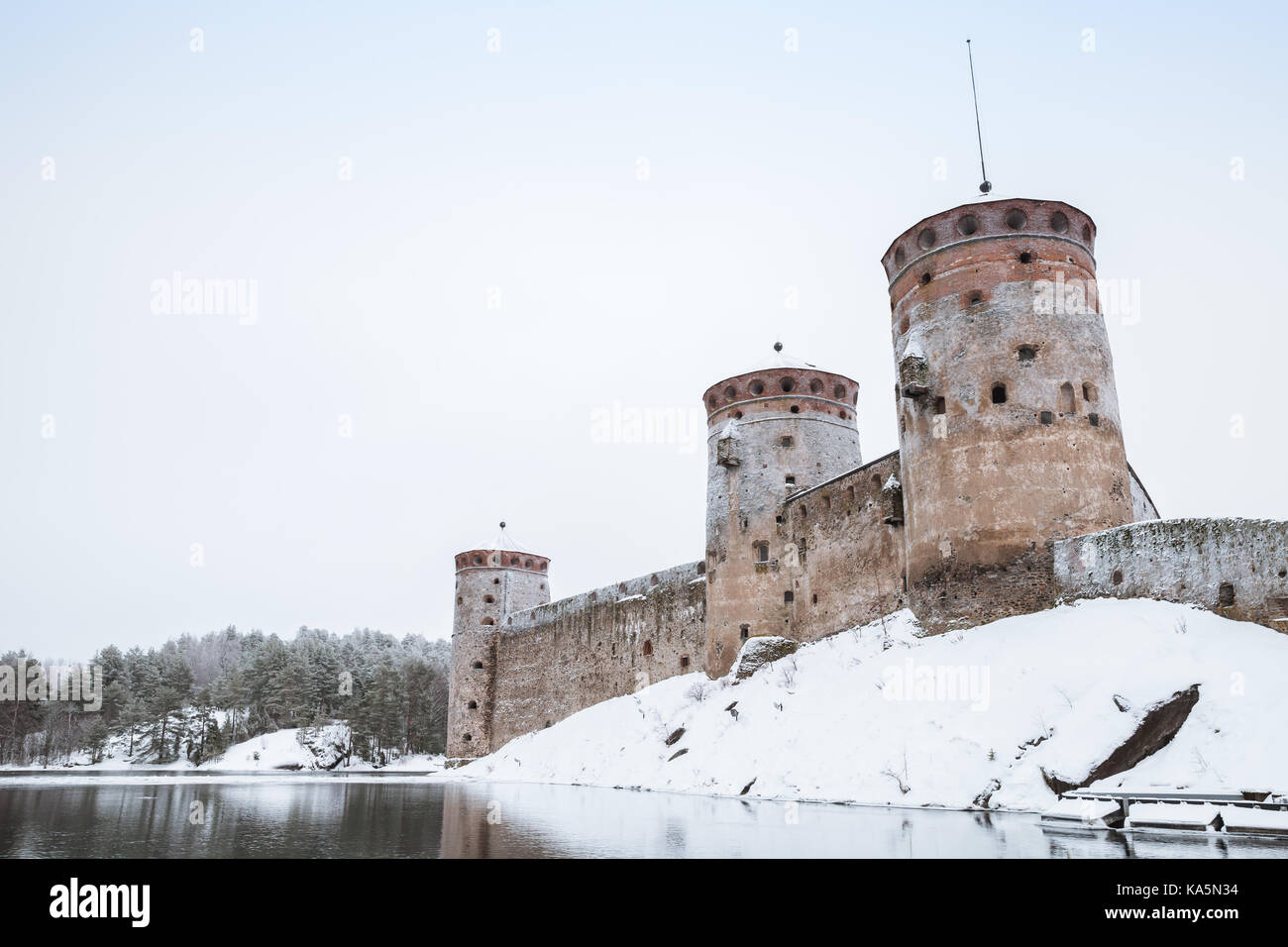Olavinlinna castle water castle savonlinna hi-res stock photography and ...