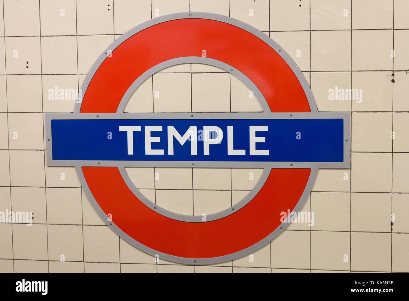 Temple Underground station Stock Photo - Alamy