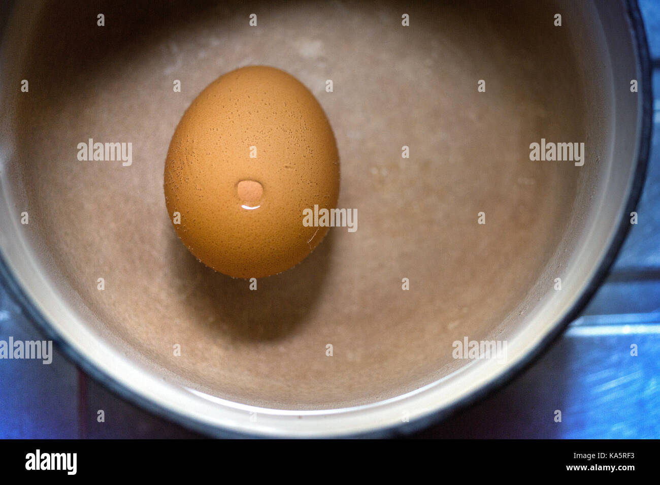Boiling egg hi-res stock photography and images - Alamy