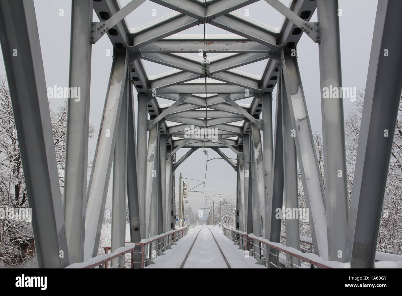 design of the railway bridge from metal Stock Photo - Alamy