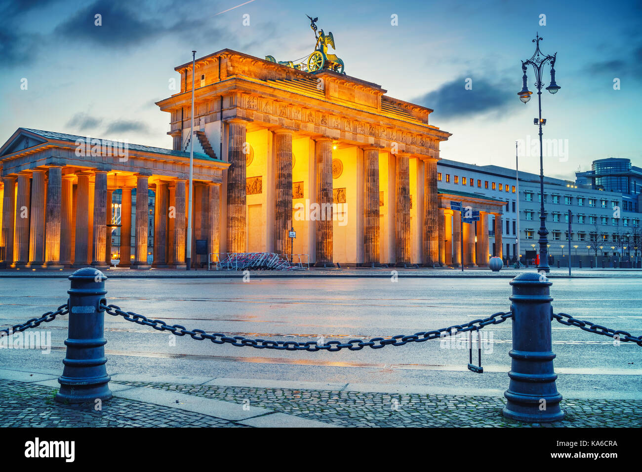 Brandenburg gate hi-res stock photography and images - Alamy