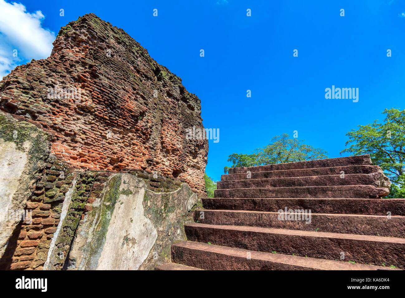 Royal palace of King Parakramabahu in Polonnaruwa Stock Photo - Alamy