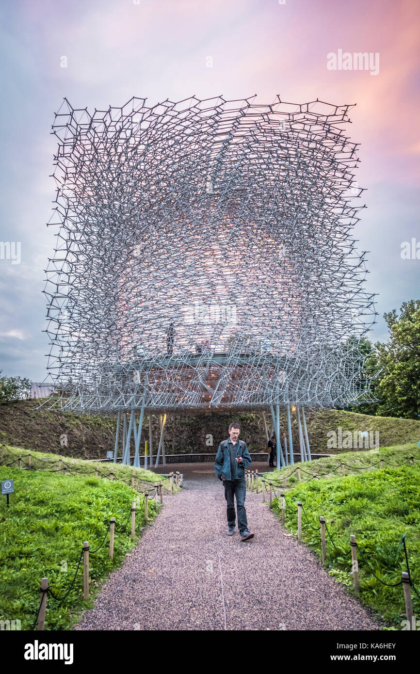 The Hive installation by Wolfgang Buttress in Kew Gardens. The gardens ...