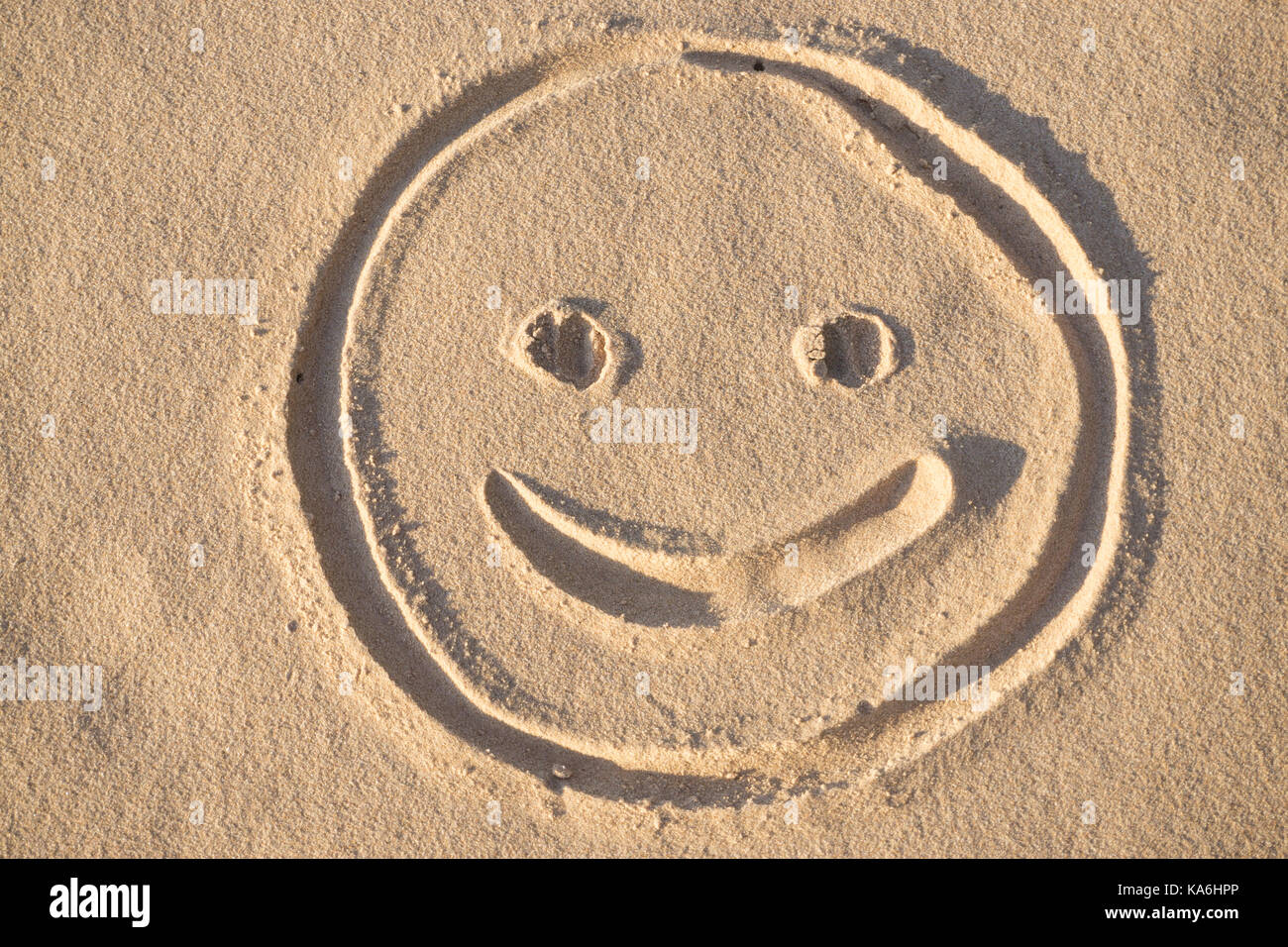 Emoji sand hi-res stock photography and images - Alamy