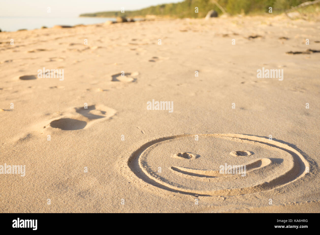 Sand emoji hi-res stock photography and images - Alamy