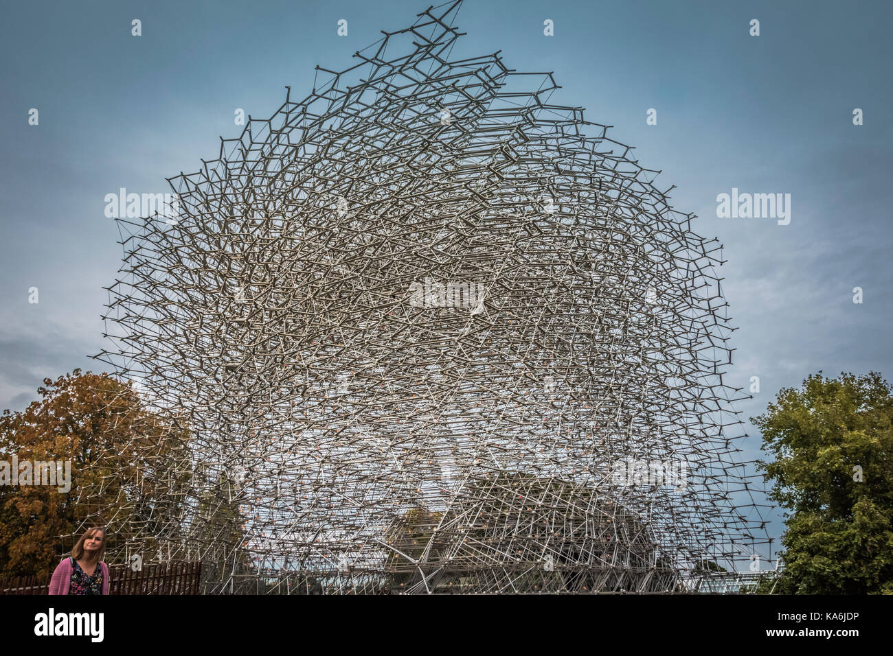 The Hive installation by Wolfgang Buttress in Kew Gardens. The gardens ...