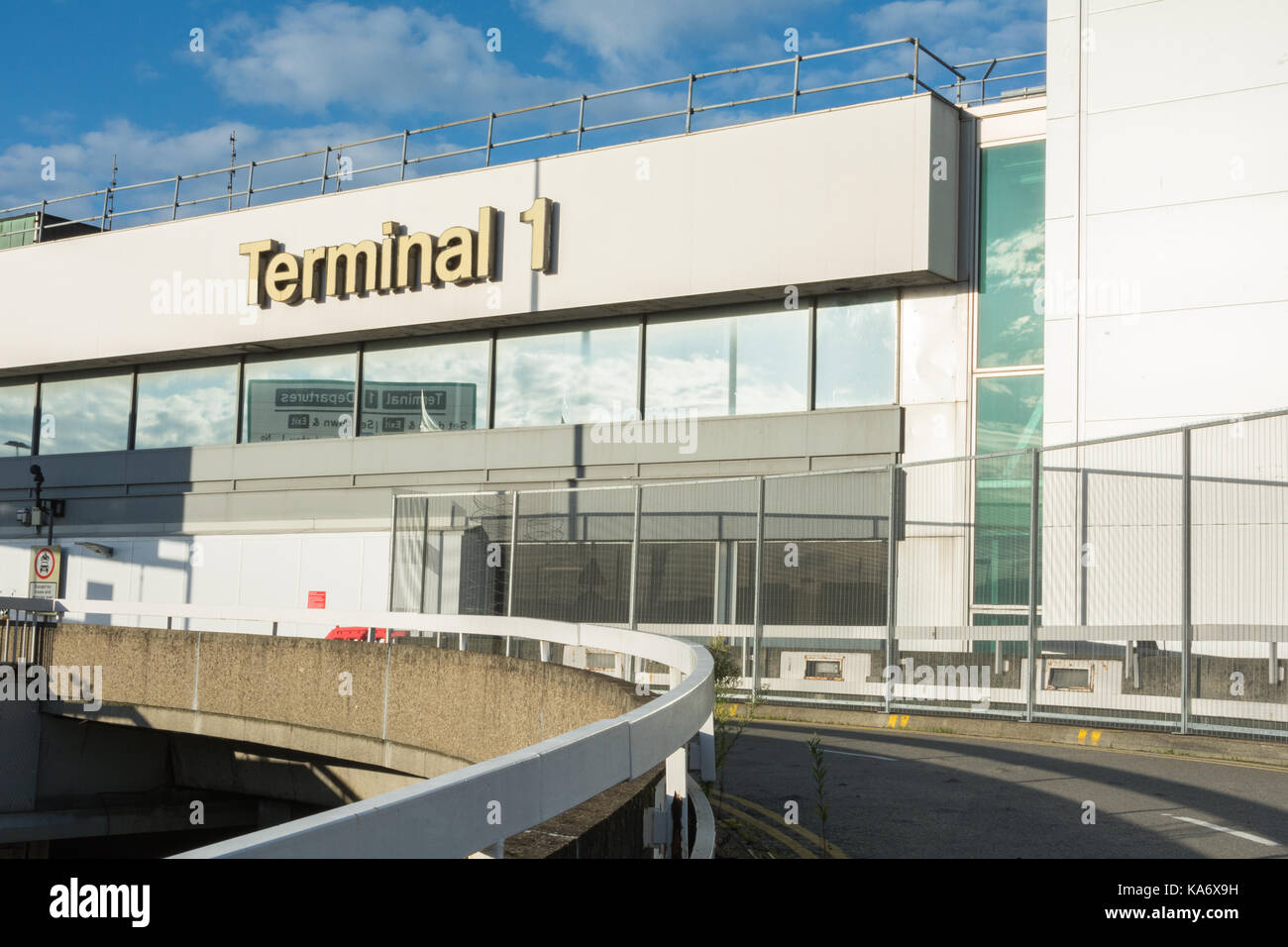 Heathrow airport terminal 1 hi-res stock photography and images - Alamy