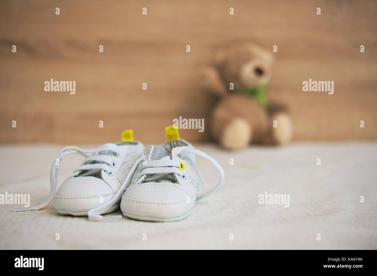 Child shoe store hi-res stock photography and images - Alamy