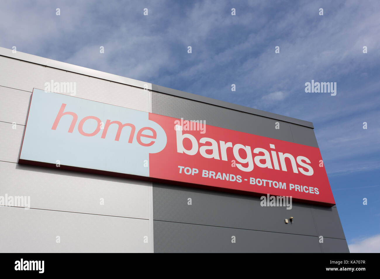 Homebargains hi-res stock photography and images - Alamy