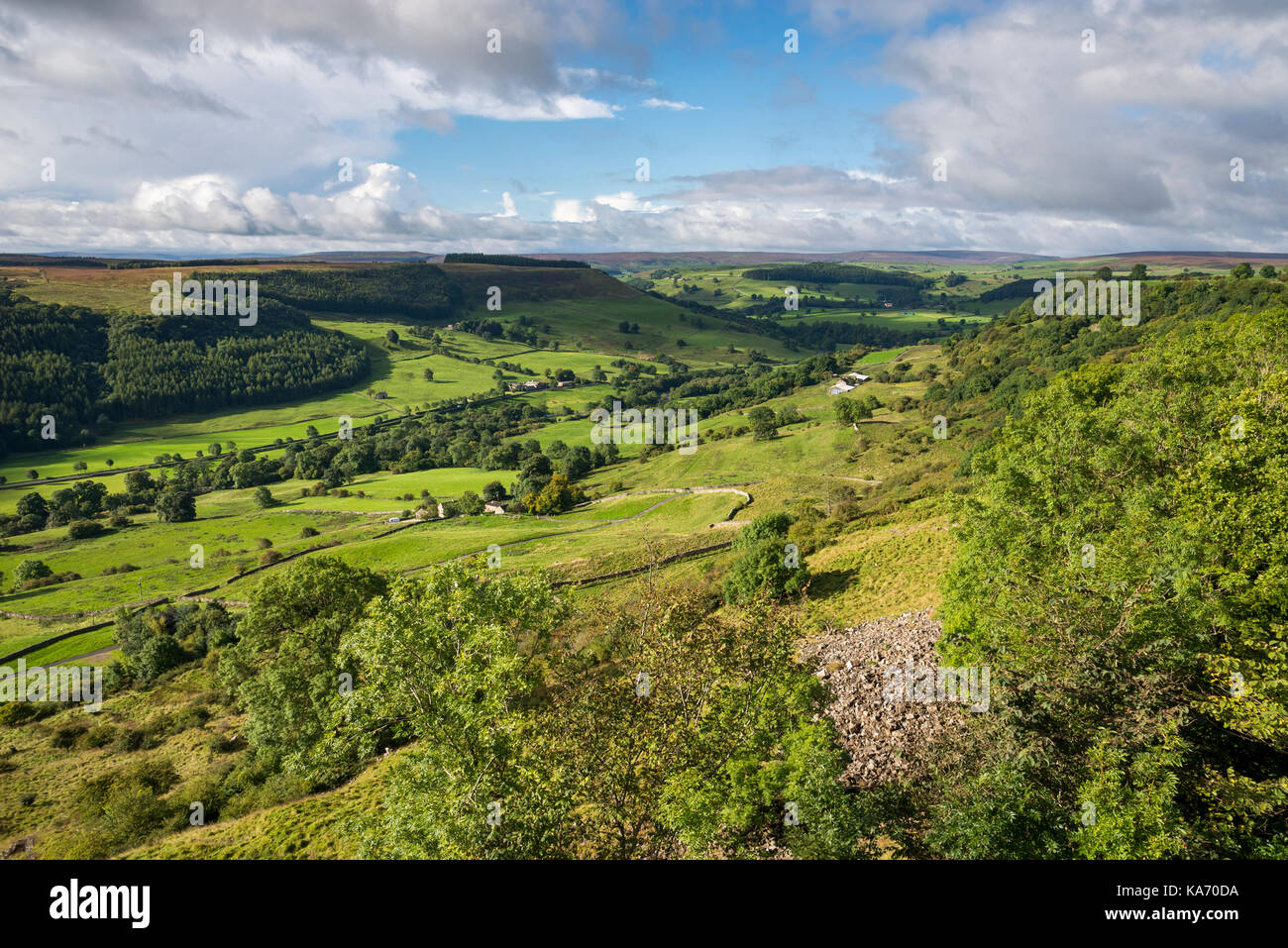 View from Whitcliff Scar near Richmond, Swaledale, North Yorkshire ...